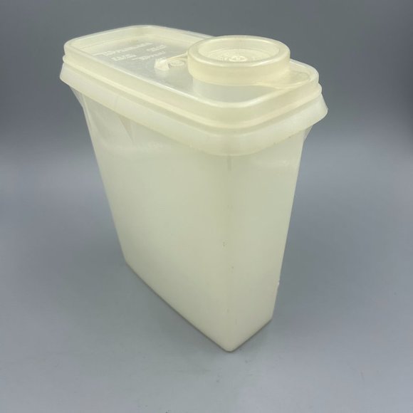 Tupperware | Kitchen | Vintage Tupperware For Storing Small Snacks Like ...